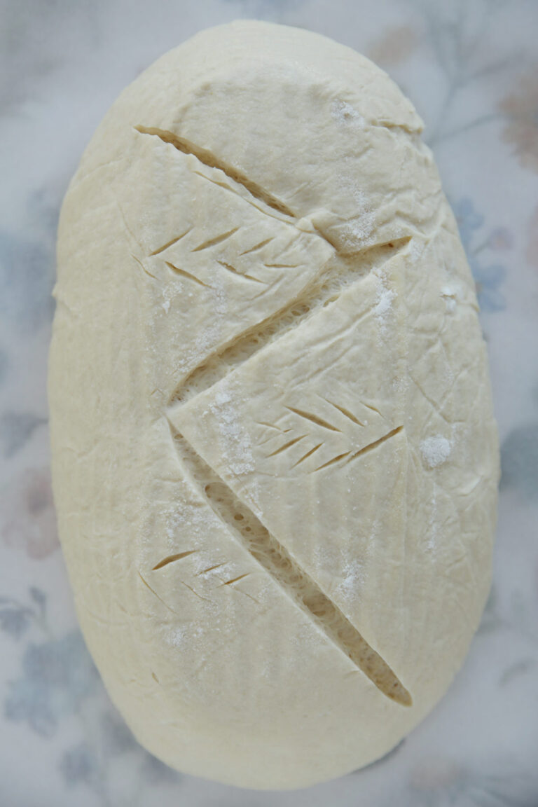 10 Simple Sourdough Scoring Designs: How to Score Sourdough Bread with ...